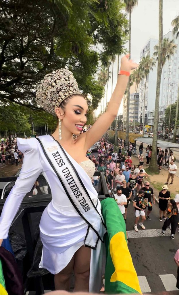 Miss Universe Trans Luanna Isabelly Brilha Na Parada Livre De Porto